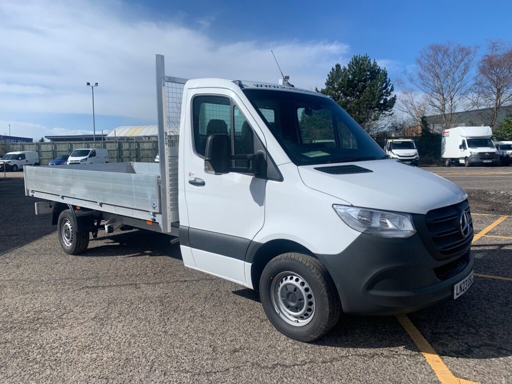 3.5T Flatbed Hire | 3.5T Pickup Truck Hire | LC Vehicle Hire