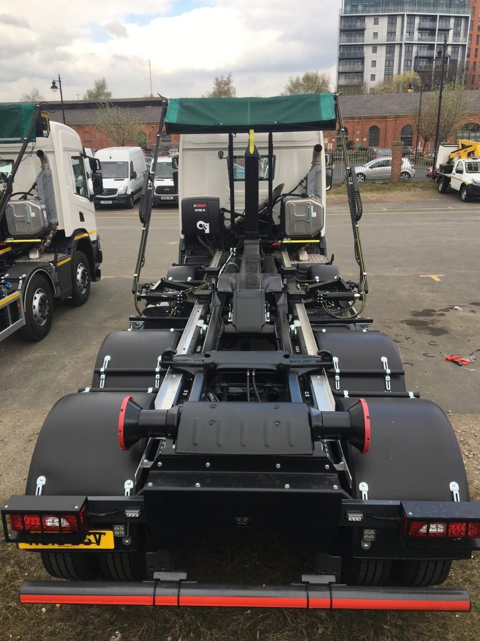 32 Tonne Hookloader to Hire | Waste Transfer Vehicle to Rent