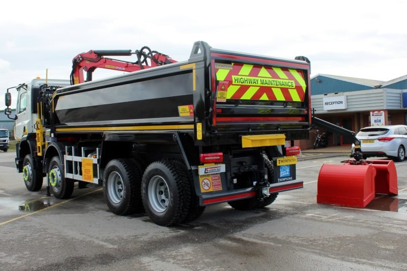 32 Tonne Tipper Grabs for Hire | 8x4 Tipper Grabs for Rental