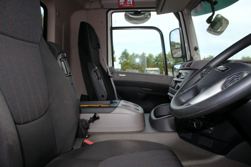 32 Tonne Tipper Grabs for Hire | 8x4 Tipper Grabs for Rental