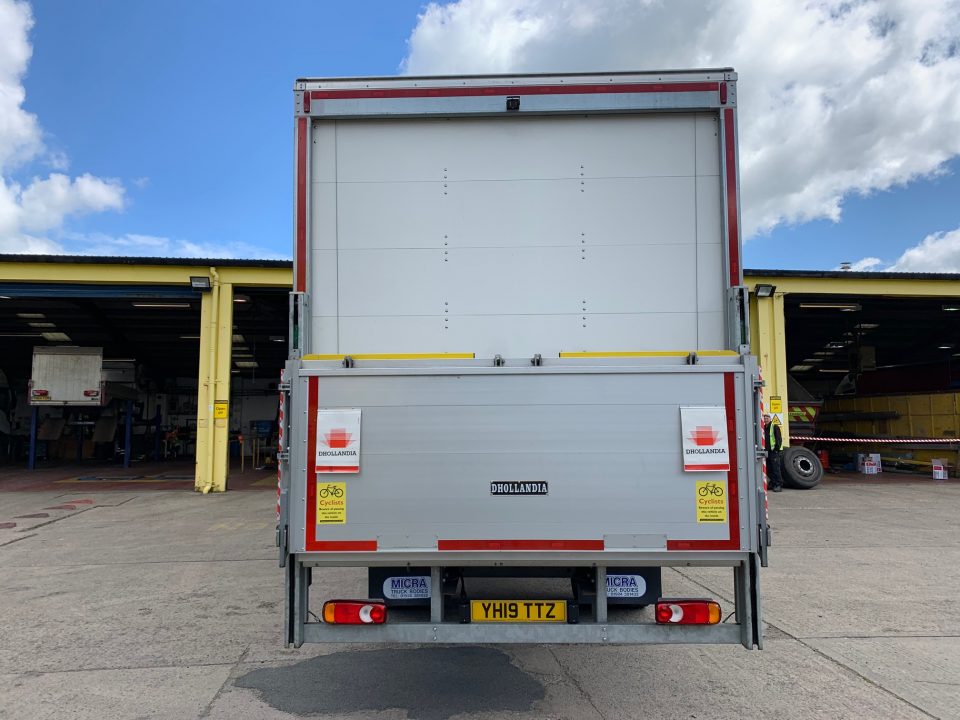 18 Tonne Box Tail Lifts for Hire | 4x2 Delivery Vans to Rent