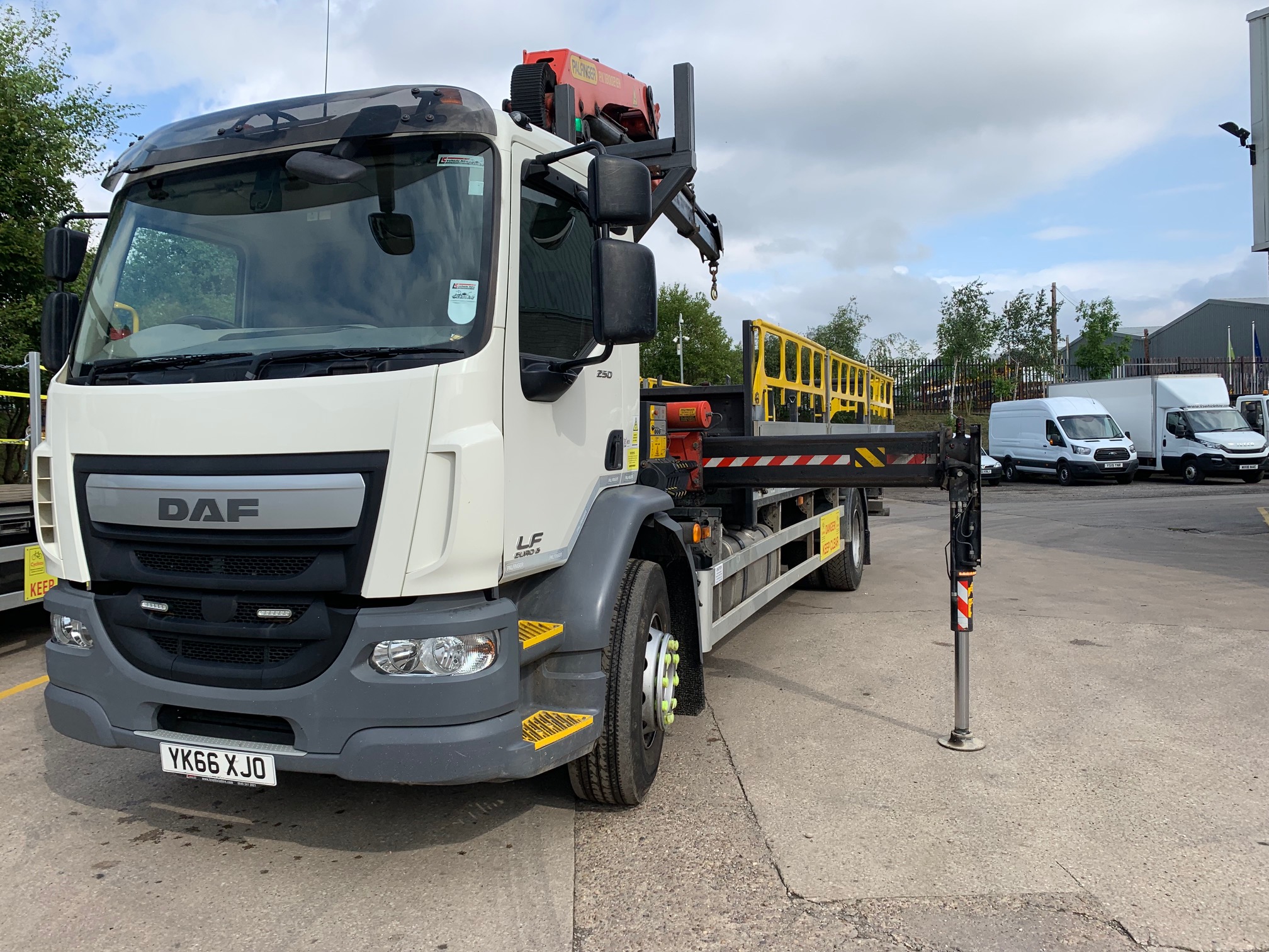 Street Lighting Vehicle Hire | Street Pole Truck Hire | Enquire Now!