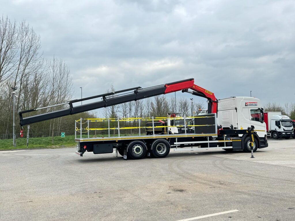 26 Tonne Truck Loader for Hire | 6 Wheeler Flatbed Crane Vehicles